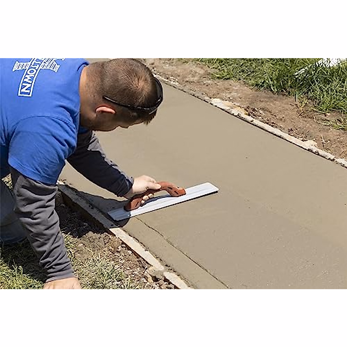 MARSHALLTOWN 16 Inch Beveled End Magnesium Hand Float, Concrete, 20 Inches, DuraSoft Handle, Cast Magnesium Blade, Made in the USA, 145D