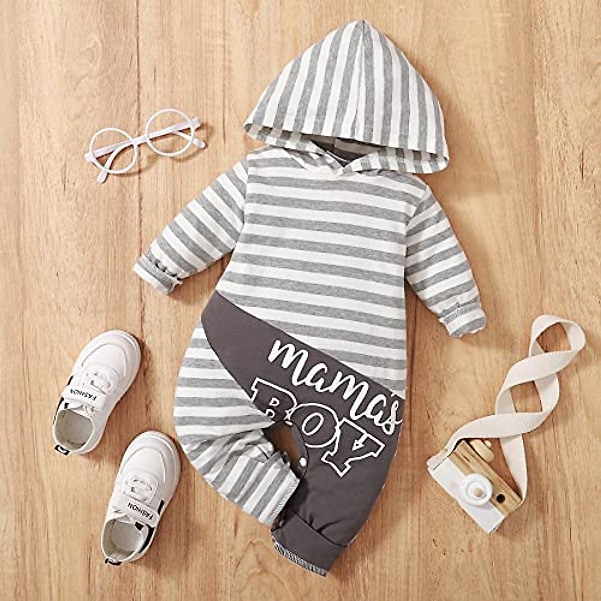 DEFAHN Twins Baby Boy Hooded Rompers Footless Jumpsuit 2 Pack Mama's Boy Daddy's Boy Twin Matching Outfit (2Pc Mama's and Daddy's Boy, 6-12 Months)