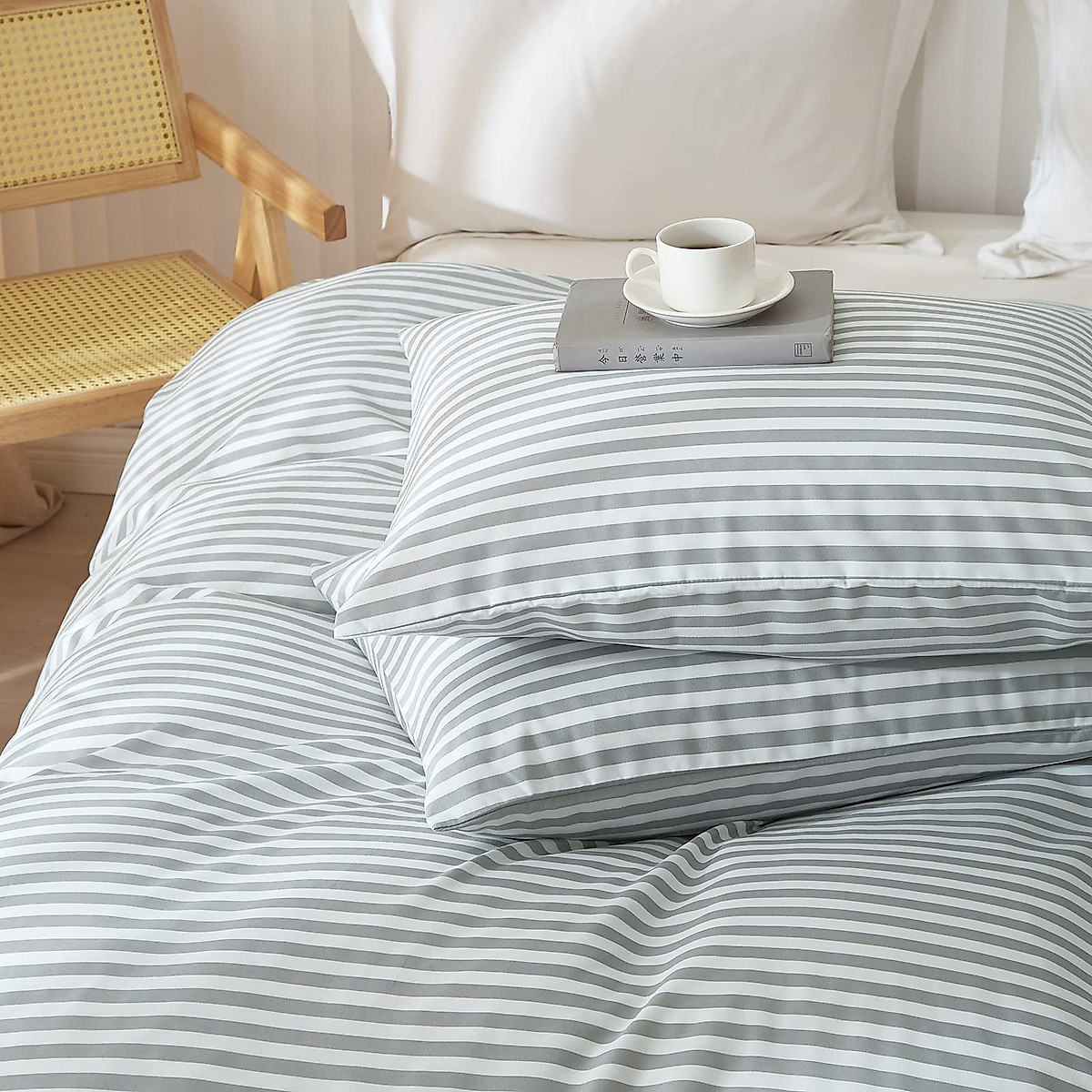 EAVD Duvet Cover Twin Grey Striped Duvet Cover Soft Microfiber Classic Striped Geometric Bedding Set with 2 Pillowcases Reversible Modern Grey Striped Comforter Cover with Zipper Closure