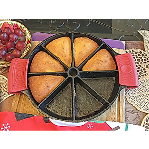 GLOCHYRA Cast iron Cornbread Pan - Wedge Scone Pan for baking - Pre-seasoned Cornbread skillet with dividers 8 section - Completes with silicone handle holder, Spatula