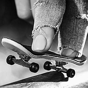 18 Pieces Mini Finger Toys Set Finger Skateboards Finger Bikes Scooter Tiny Swing Board Fingertip Movement Party Favors Replacement Wheels and Tools