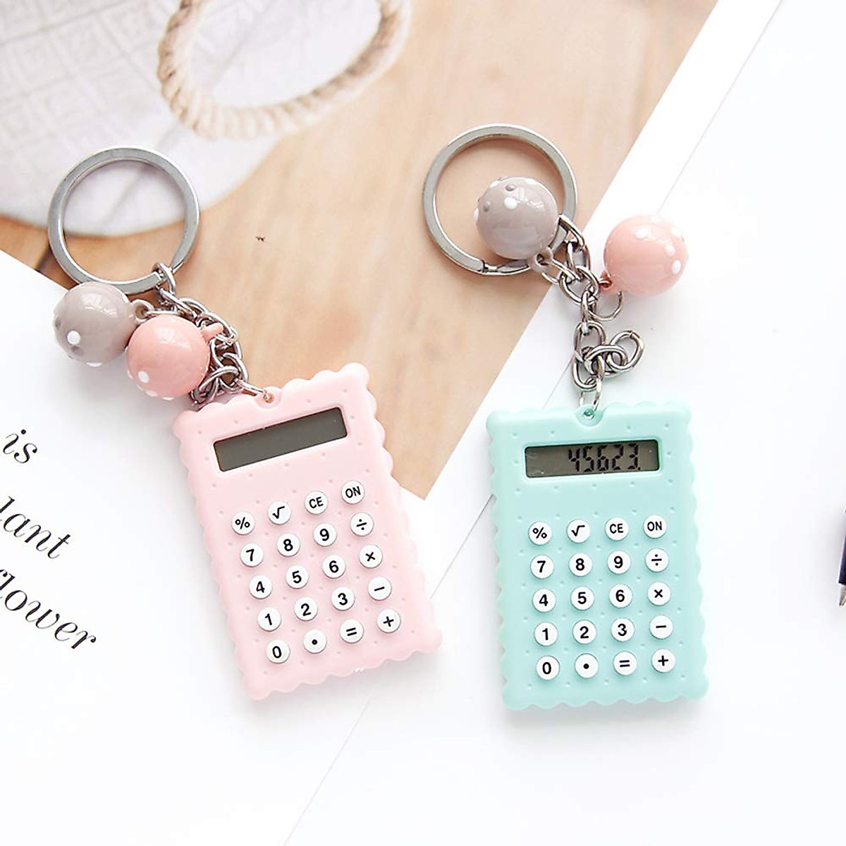 Mini Calculator 8 Digits Cute Cookies Calculator Portable Pockets Key Chain Standard Function Calculator School Office Supplies for Kids Adult, 2.2 x 1.5 Inch