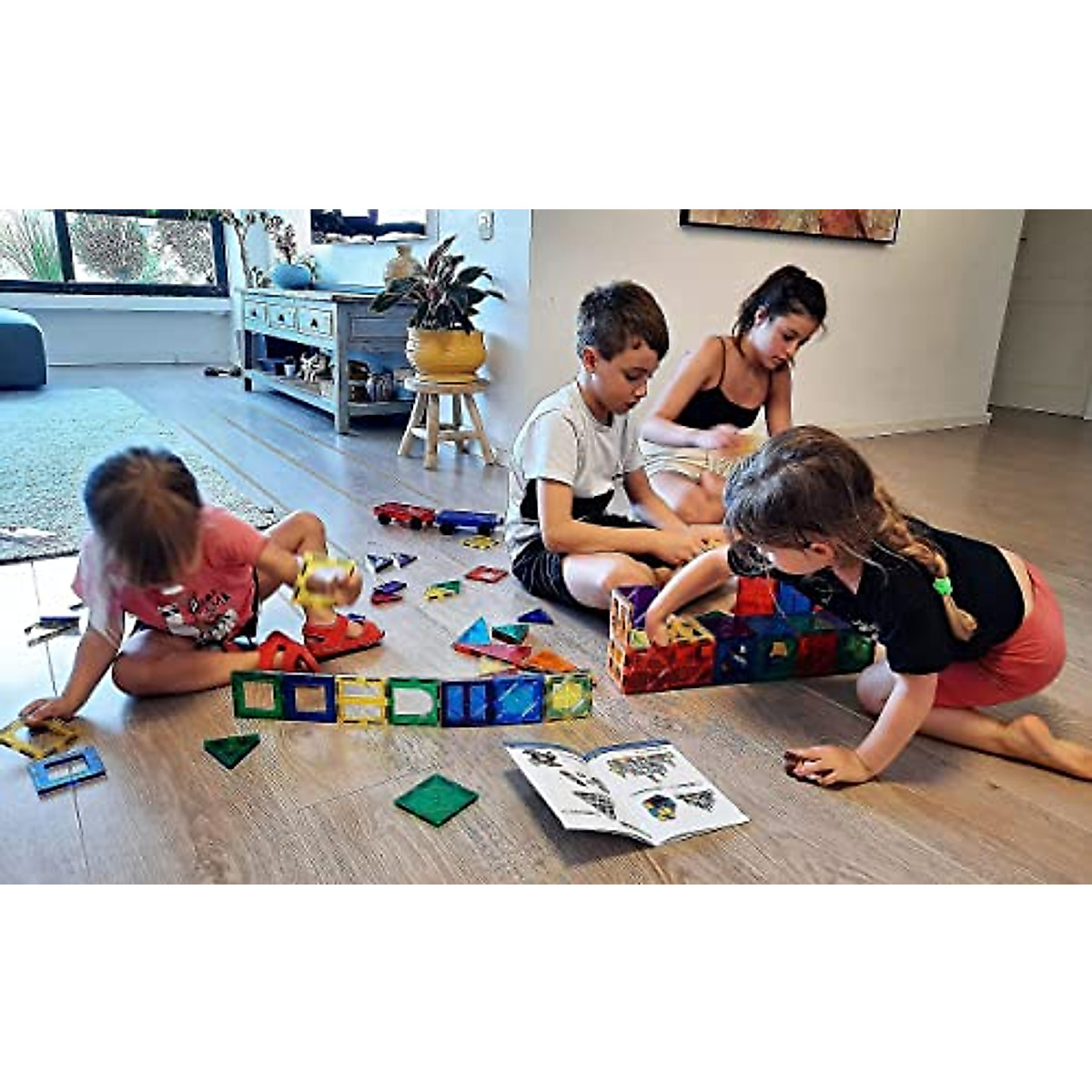 Magnetic Tiles 125 PCS + 4 FIGURES, Magnetic Tiles for Kids, Toy for 3 4 5 6 7 Year Old Boys & Girls, Educational Construction STEM Toy, Magnetic Tiles Building Set, Great Gift for Kids Aged 3-8