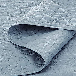 Amazon Basics Oversized Quilt Bed Set, Embossed Coverlet and Shams - King, Spa Blue Floral