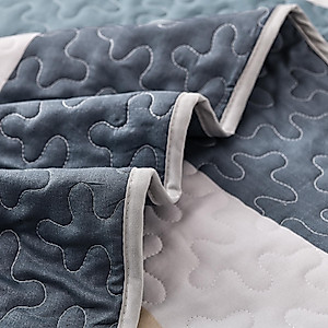 Dinjoy Grey Boho Quilt King Striped Khaki Bedspread Lightweight Boho 3 Pieces Reversible Quilt Set Micofiber Farmhouse Quilt Set with 2 Pillowcases for All Seasons Fall (Gray Striped Quilt)