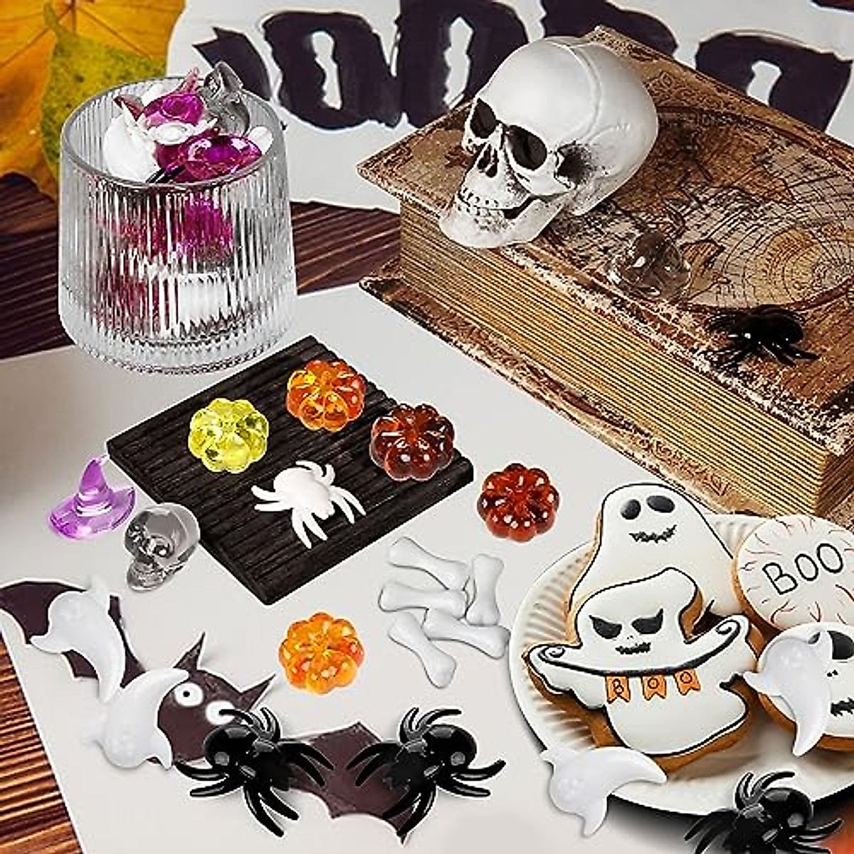 270 PCS Halloween Vase Fillers Includes Mini Acrylic Pumpkin Cute Ghost Mini Skull Head Small Witch Hats, Halloween Party Table Decoration Halloween Decorations Tiered Tray Decor