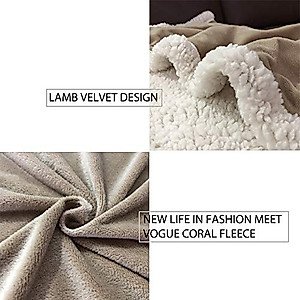 Green Shamrock Leaves Love Heart Sherpa Flannel Throw Blankets Thick Reversible Plush Fleece Blanket for Bed Couch Sofa Decor Irish Saint Patrick's Day Ultra Soft Comfy Warm Fuzzy TV Blanket 39x49in