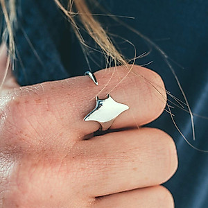 Cape Clasp Manta Ray Ring