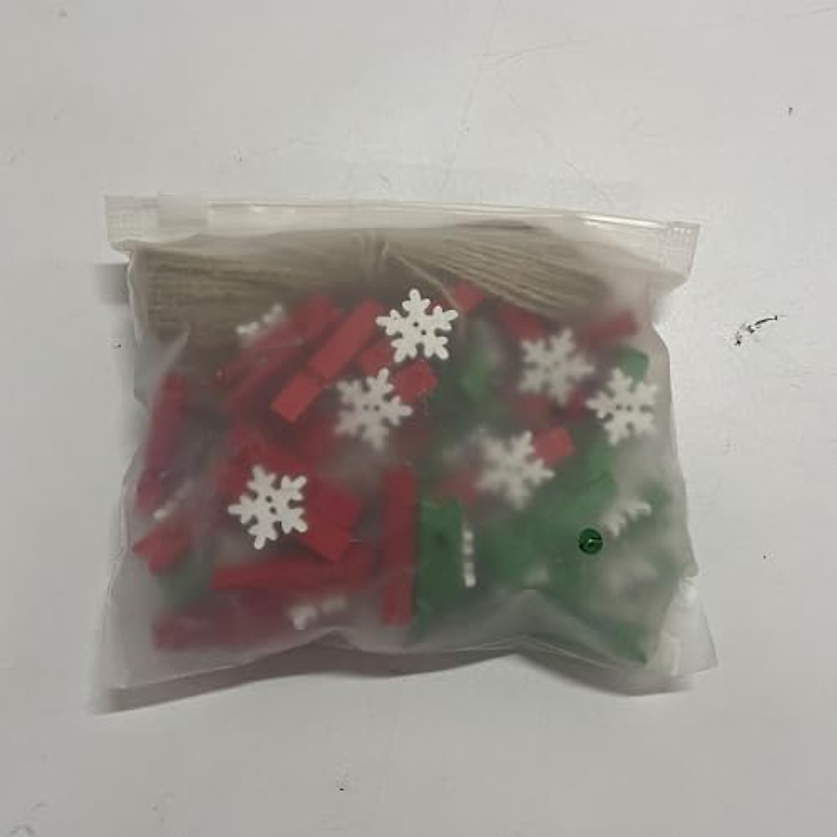 Souarts Pack of 50pcs Christmas Clips, Snowflake Red Wood Clothespins for Game Favors Craft, Wood Clips Set for Card Paper Photo Photography Activity (Red)