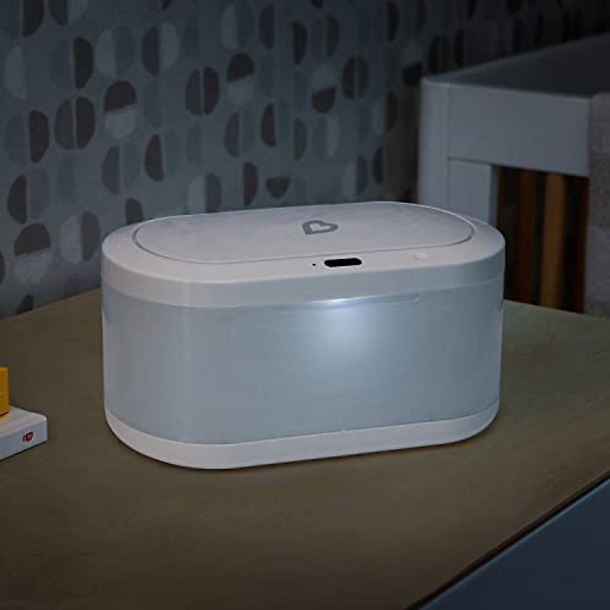 Munchkin® Touch Free Baby Wipe Warmer with Nightlight & Motion Sensor