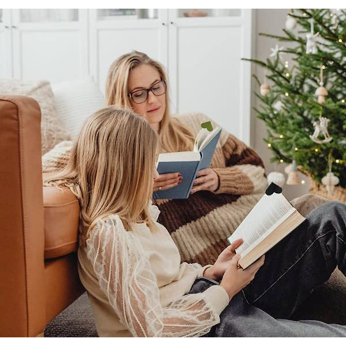 Leather Heart Bookmark，6 Pcs Corner Bookmark， Cute Book Markers, is A Suitable Birthday Christmas Graduation Gift for Girls, Children, Teachers, Students and Book Lovers