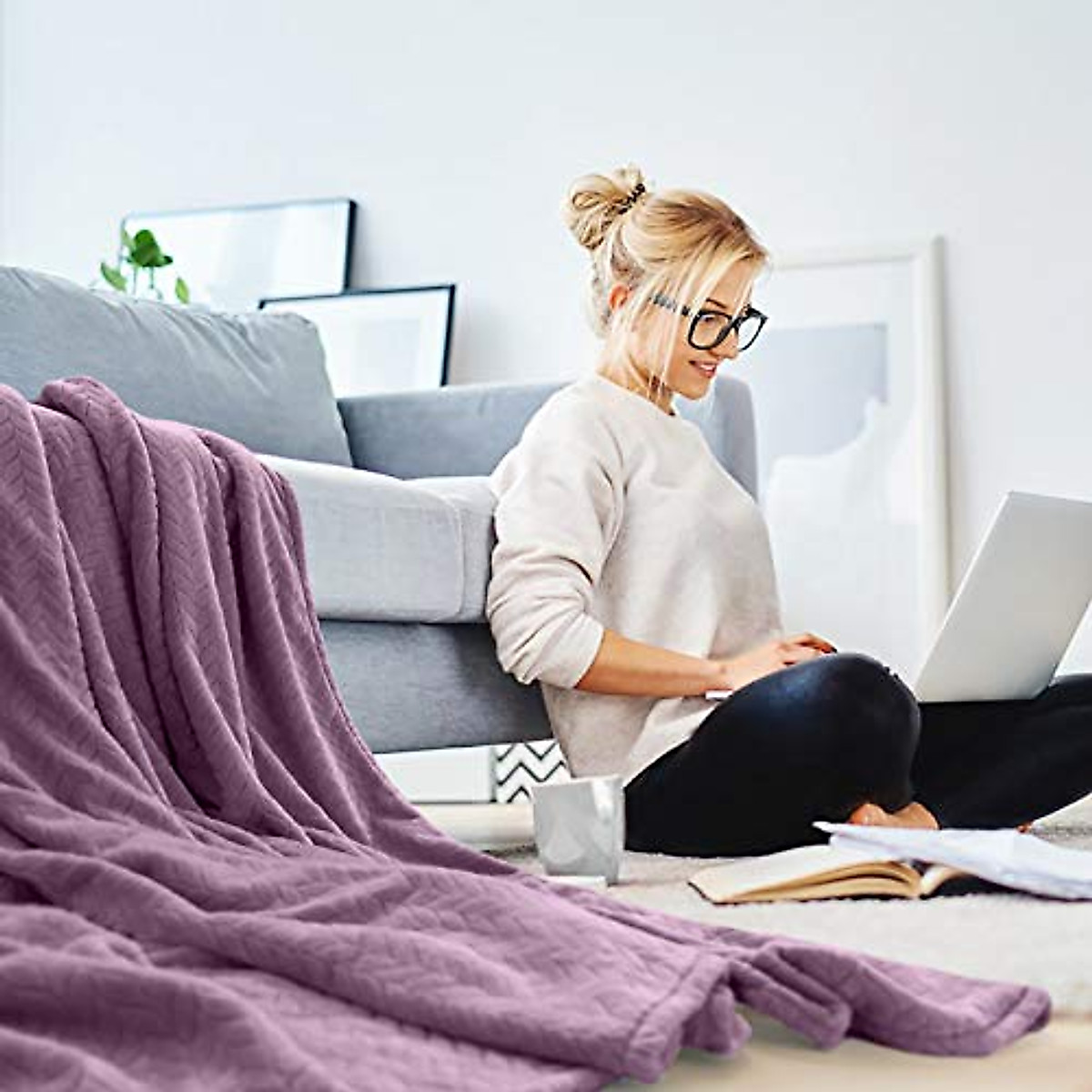 Kingole Flannel Fleece Luxury Throw Jacquard Weave Blanket, Lavender Queen Size Leaf Pattern Cozy Couch/Bed Super Soft and Warm Plush Microfiber 350GSM (90 x 90 inches)