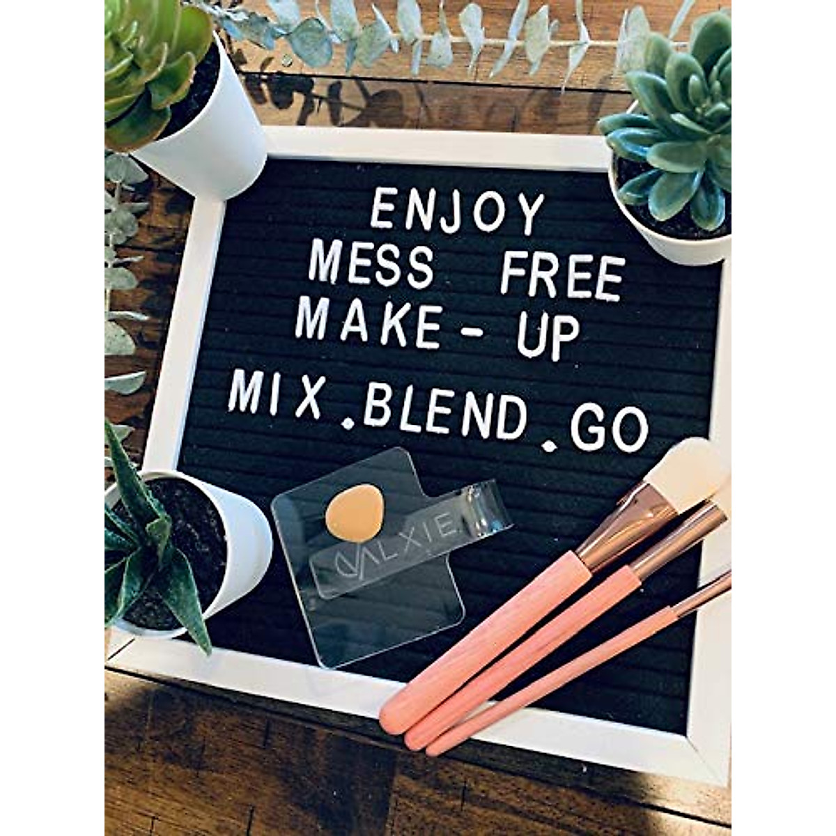 Makeup Hand Held Palette (Clear)Valxie Makeup Hand Held Palette - Clear Mixing, Blending, Applicator Tool for Professional Artists and Personal Use-100% Skin Safe Acrylic Plastic-Lightweight, Reusable