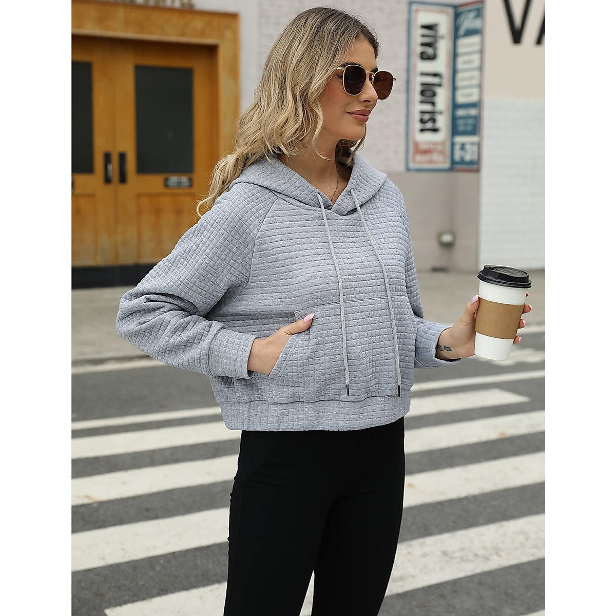 Gihuo Hoodies for Women Casual Waffle Cropped Sweatshirt Long Sleeve Drop Shoulder Drawstring Pullover Trendy Tops 2 Pockets (LightGrey-M)