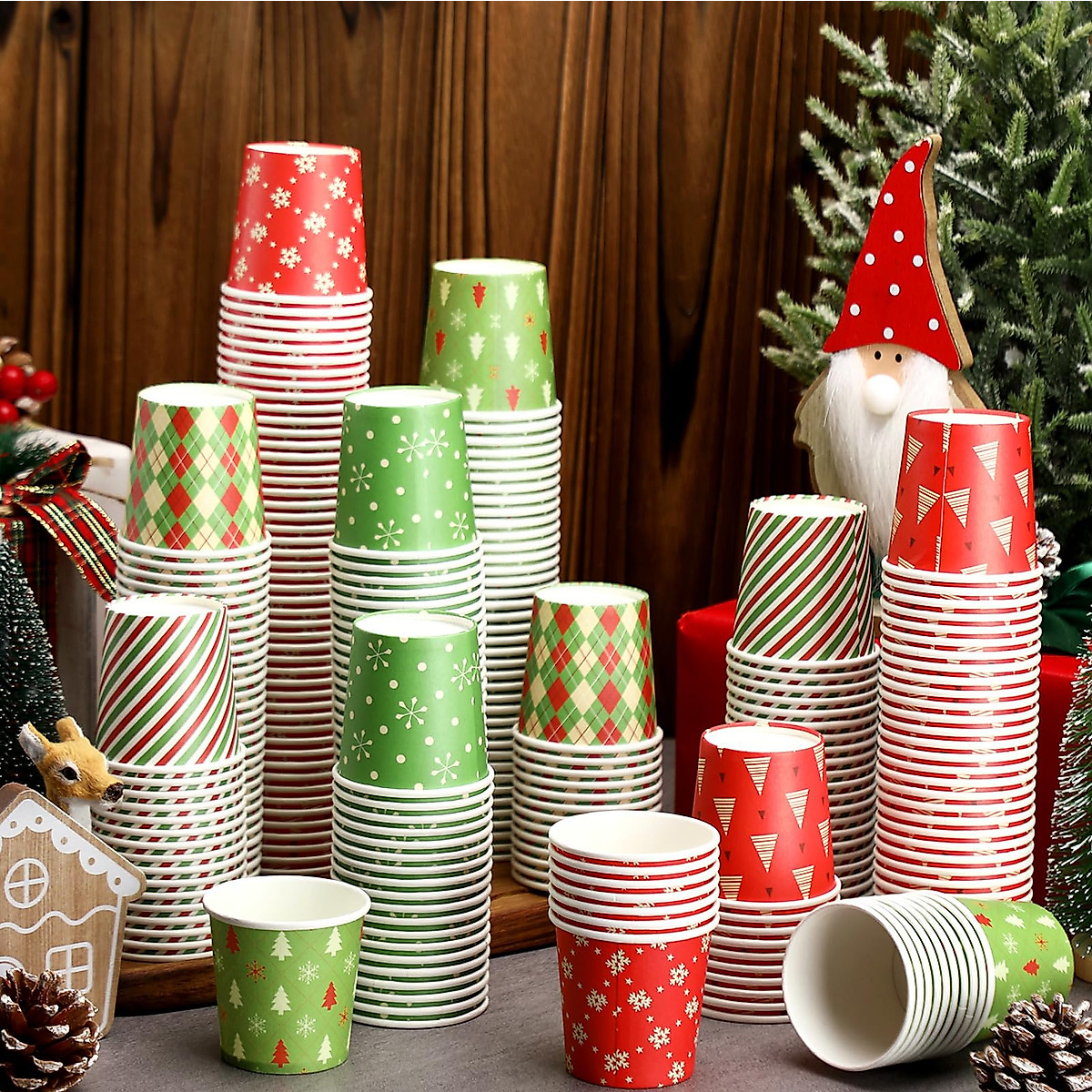 Maxcheck 300 Pcs Christmas Paper Cups 4 oz Disposable Holiday Supplies 6 Styles Paper Coffee Espresso Cups Xmas Green Red Drink Drinkware for Chocolate Tea Cocoa Beverage Party Office