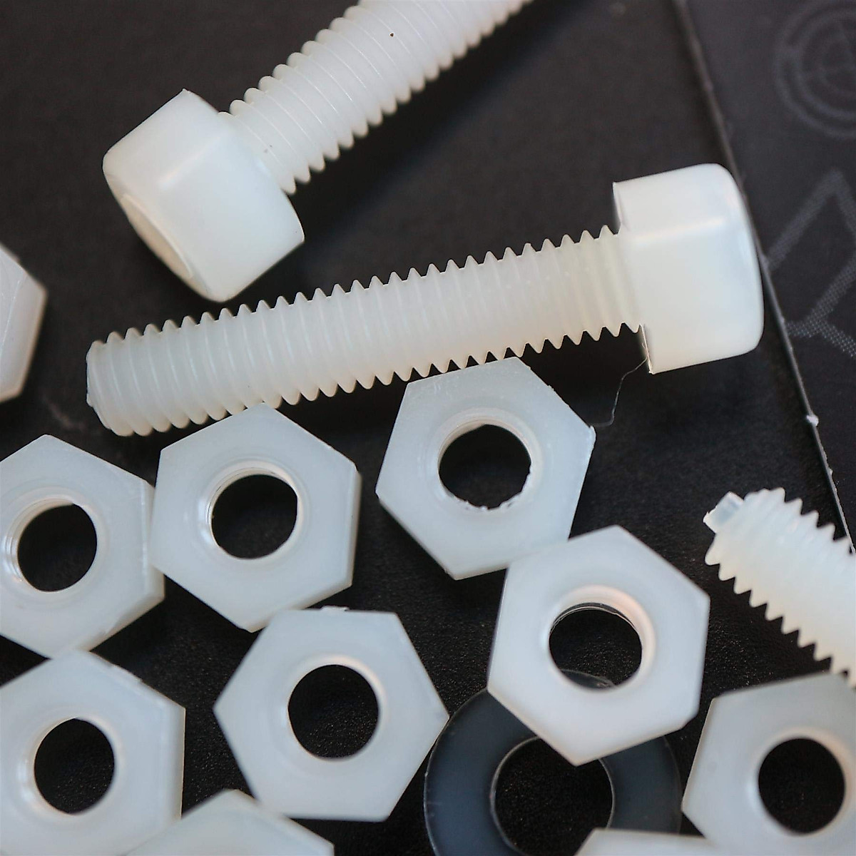 50 x Nylon Socket Head, plastic machine screws, M4 x 20mm, Plastic Bolts, Nuts & Washers, Fasteners, (5/32 x 25/32 in)