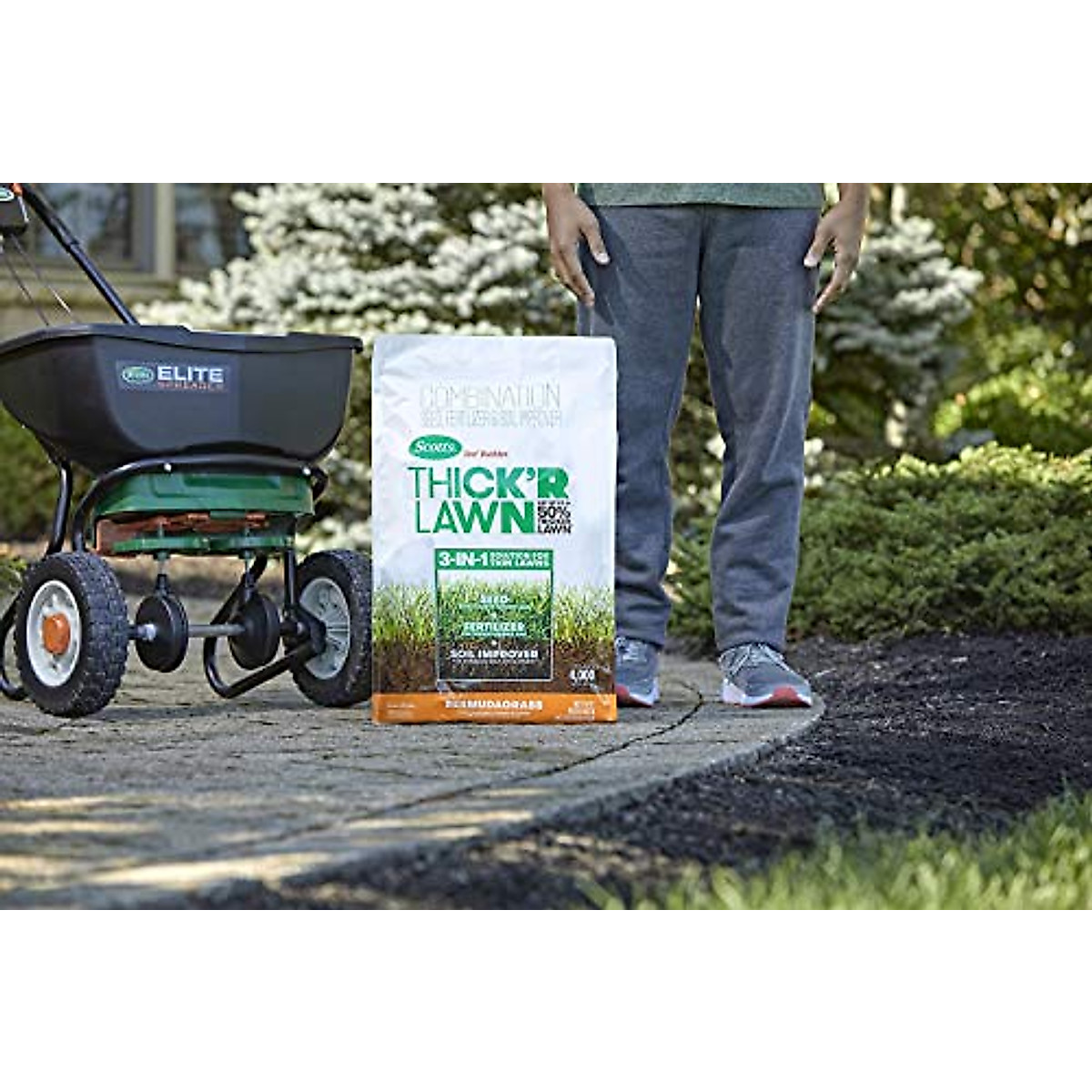 Scotts Turf Builder THICK'R LAWN Grass Seed, Fertilizer, and Soil Improver for Bermudagrass, 4,000 sq. ft., 40 lbs.