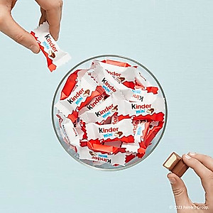 Kinder Chocolate Mini, 29.2 oz Bulk Pack, Up to 138 Minis, Milk Chocolate Bar with Creamy Milky Filling, Individually Wrapped Candy