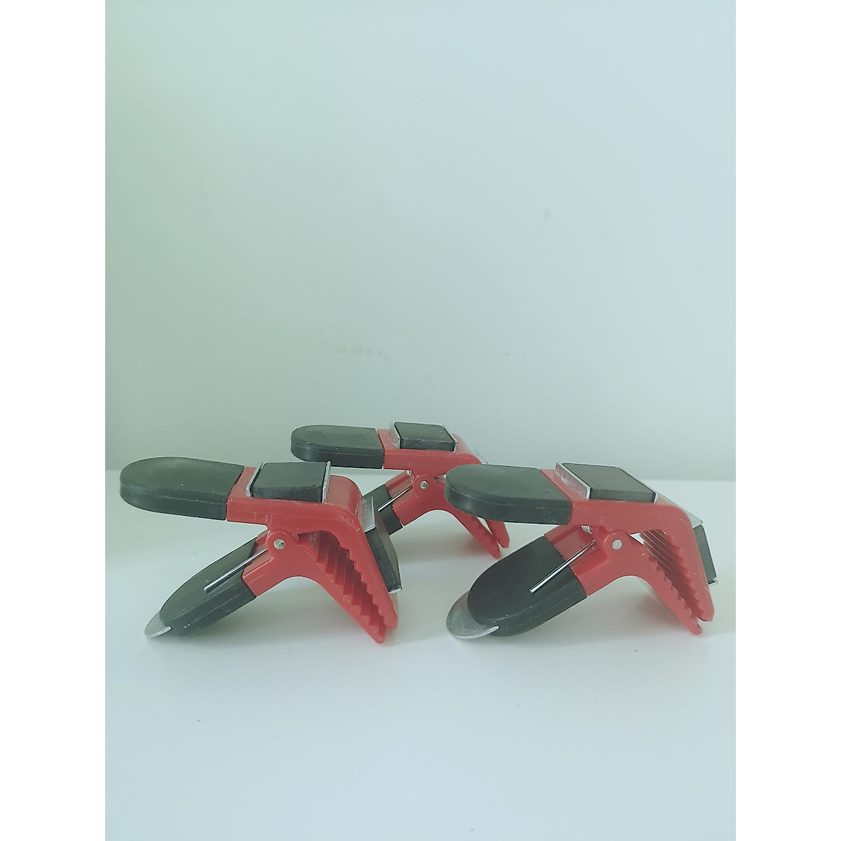 A99 3pcs Magnetic Paint Brush holder clip with Tin Opener DIY tools Red