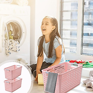 Laundry Basket With Silvery Handle, Lightweight Laundry Hamper, 2 Bushels, Plastic Laundry Basket For Closet, Dorm, Laundry Room, Bedroom, Large Laundry Basket, Home Closet Clothes Basket (Pink)