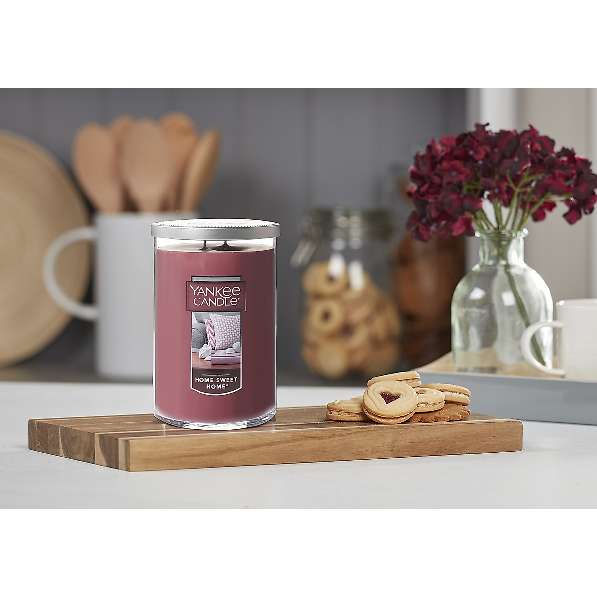 Yankee Candle Home Sweet Home Scented, Classic 22oz Large Tumbler 2-Wick Candle, Over 75 Hours of Burn Time