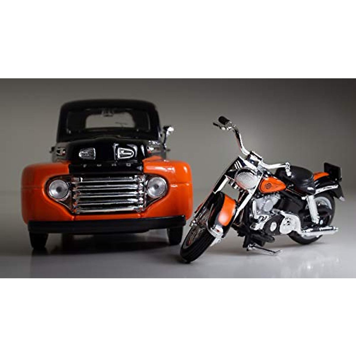 Maisto 1:24 W/B Harley Davidson 1948 Ford F1 Pick UP & FLH Duo Glide 1958