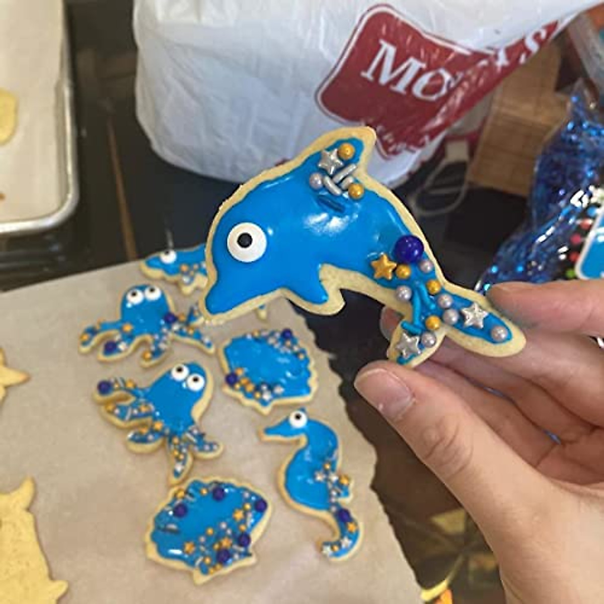 LUBTOSMN Under the Sea Creatures Cookie Cutter Set-3 inches-7 Piece-Shark, Seastar, Seashell, Seahorse, Whale, Octopus, Fish Cookie Cutters Molds for Kids Birthday Party Supplies Favors.