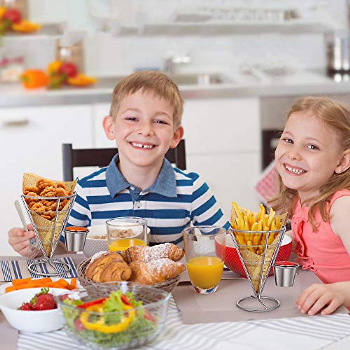 BESTonZON 2PCS French Fry Stand Cone Basket French Fry Chips Cone Metal Wire Basket with Sauce Dippers for Home Parties/Backyard Picnics/Outdoor Events/Appetizers