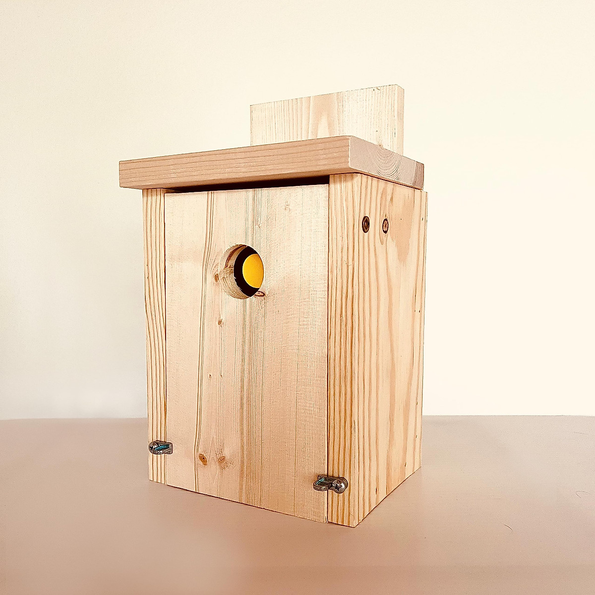 Sparrow Birdhouse Trap 1.5" Bird Hole w/Trap Door | Highly Effective & Easy to Use | Catch and Release Problem Sparrows Small Woodpeckers Wrens & Small Little Annoying Grey Brown Birds Species