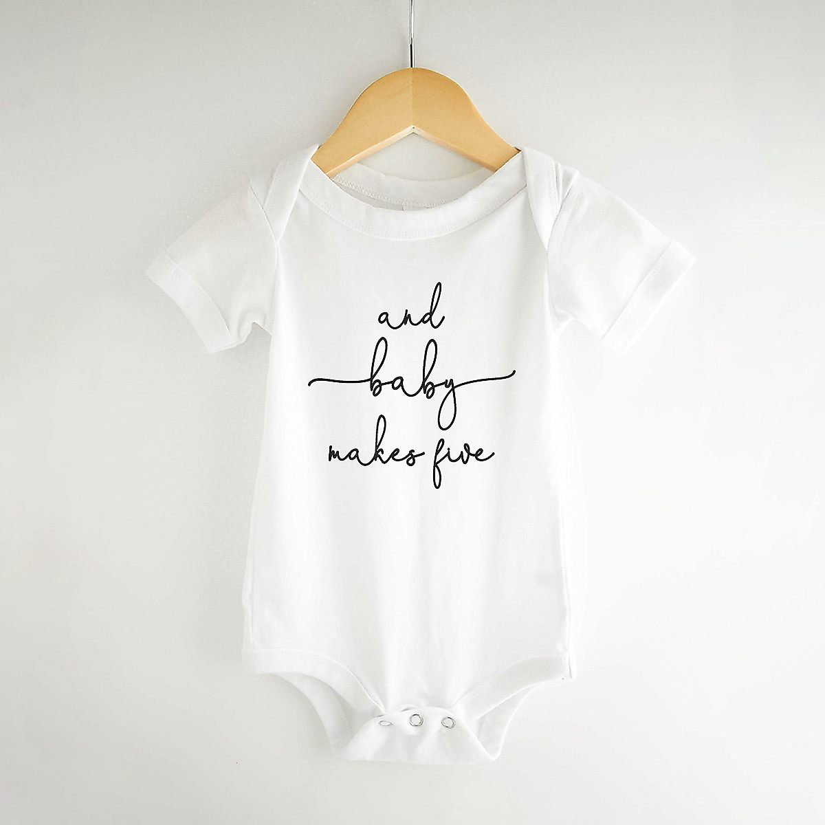 Bump and Beyond Designs Baby-Boys Announcement Gift Leotard and Baby Makes Five White, 0-3 Months