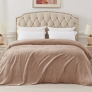 Exclusivo Mezcla Fleece Blanket King Size for Bed, Super Soft and Warm, All Season Use, Cozy, Plush, Lightweight, 90x104 Inches, Camel