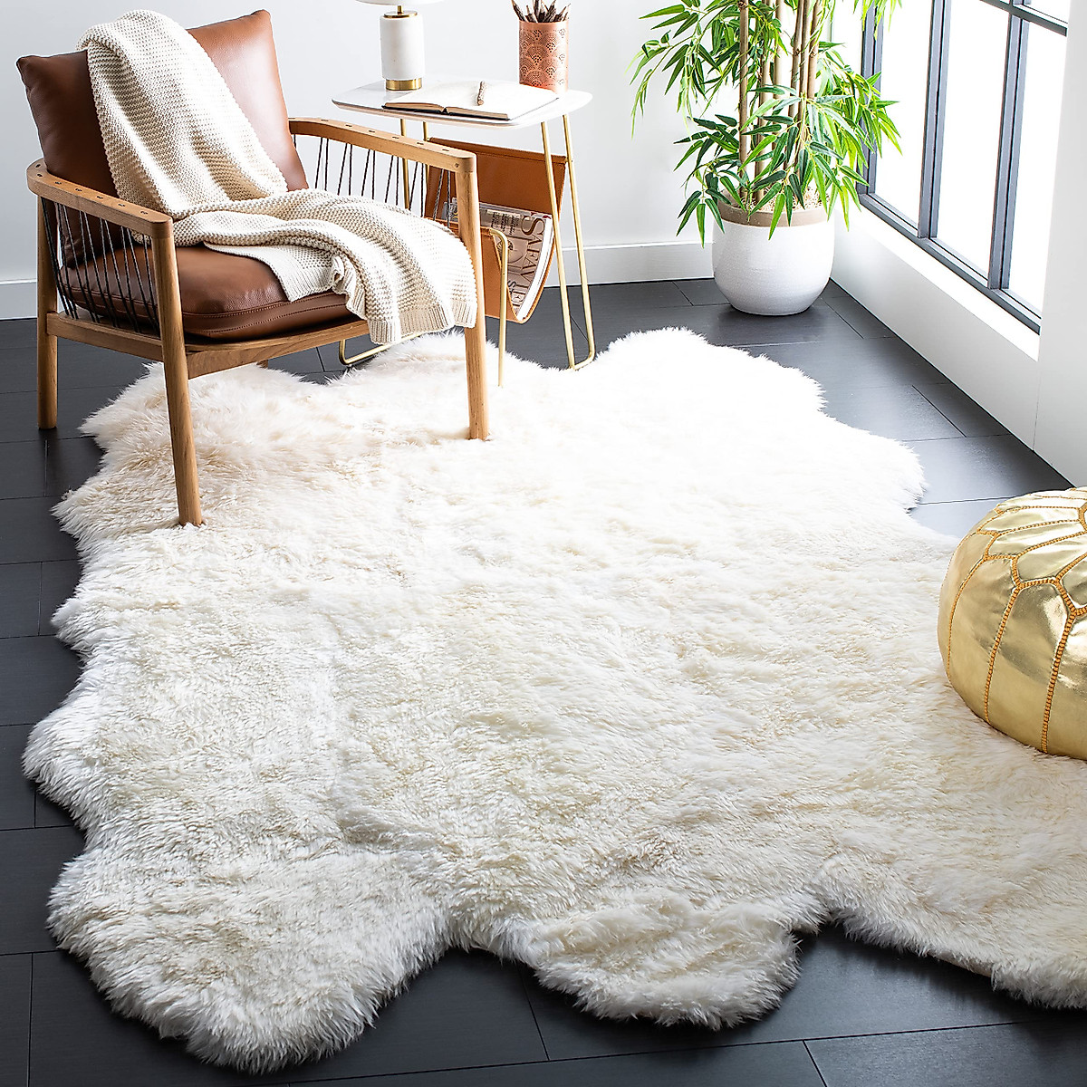 SAFAVIEH Sheep Skin Collection Area Rug - 8' x 10', Natural & White, Handmade Rustic Glam Genuine Pelt, 3.4-inch Thick Ideal for High Traffic Areas in Living Room, Bedroom (SHS211A)