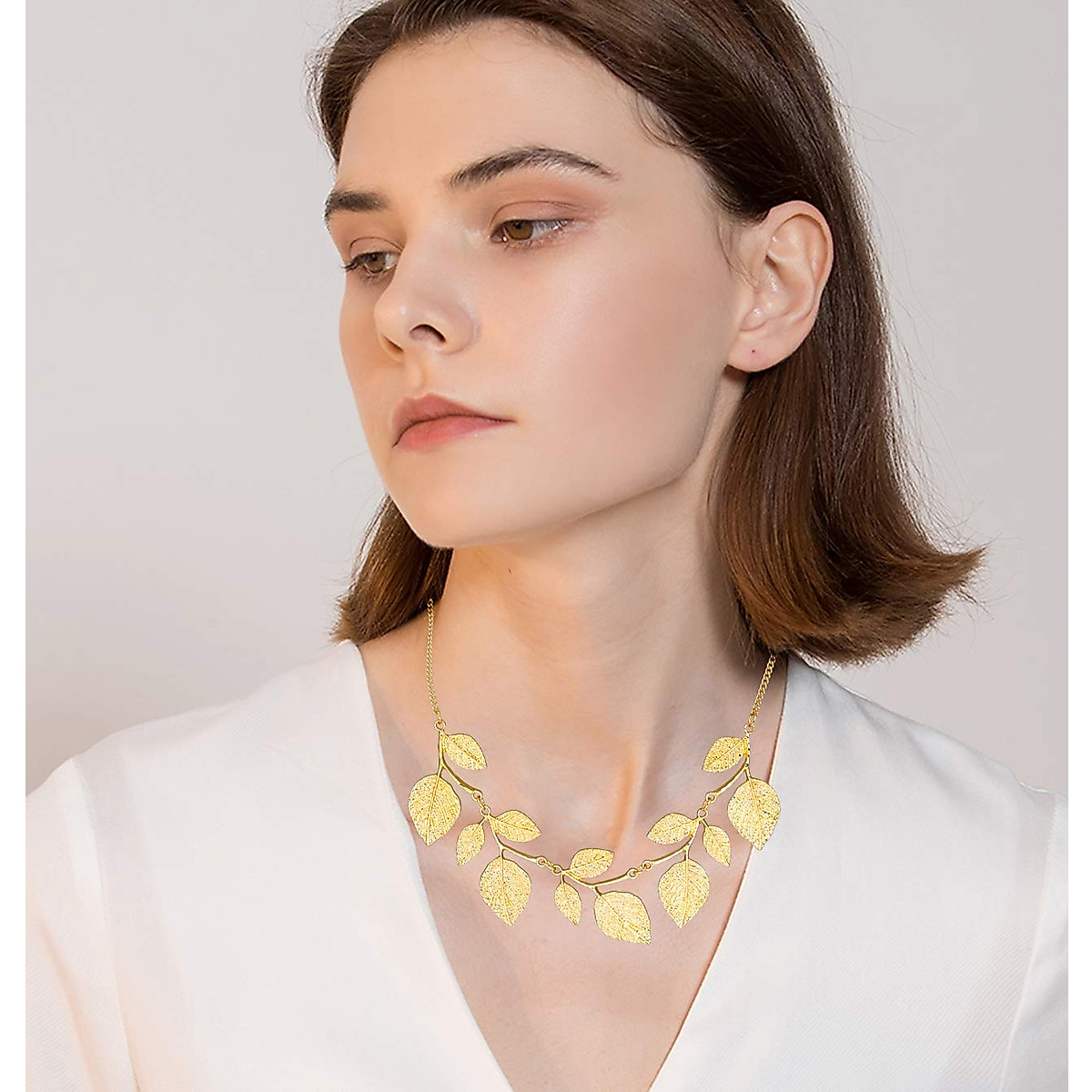 CENAPOG Bohemian Glitter Hammered Leaf Collar Necklace for Women Plant Necklace Chunky Tree Life Choker Necklace Vintage Sparkly Bib Necklace for Evening Party Fashion Jewelry (Gold)