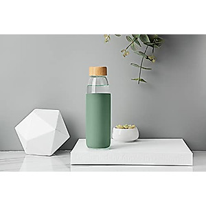 veegoal Glass Water Bottles 25 Oz Borosilicate with Bamboo Lid, BPA-FREE, Non-Slip Silicone Sleeve, and Stainless Steel Leak Proof Lid - Glass Water Bottles for Men and Women
