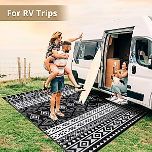 GOTGELIF Outdoor Rug 5X8FT Boho Style, Reversible & Water-Resistance & Portable Plastic Straw Rug for RV Trips, Picnic, Camping, Outdoor, Garden, Patio - White and Black Patio Rug