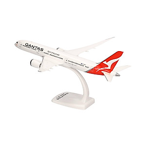 Herpa Snap-fit Airplane Model Boeing 787-9 Dreamliner Qantas on Scale of 1:200, Plastic Miniature with pedastal, Model Building, Collectors Edition