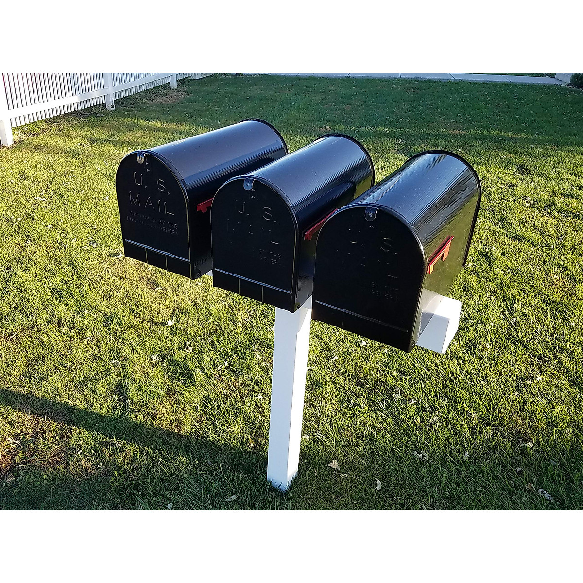 Handy Post for 3 XL Mailboxes, 42-in x 40-in, White, Vinyl Sleeve