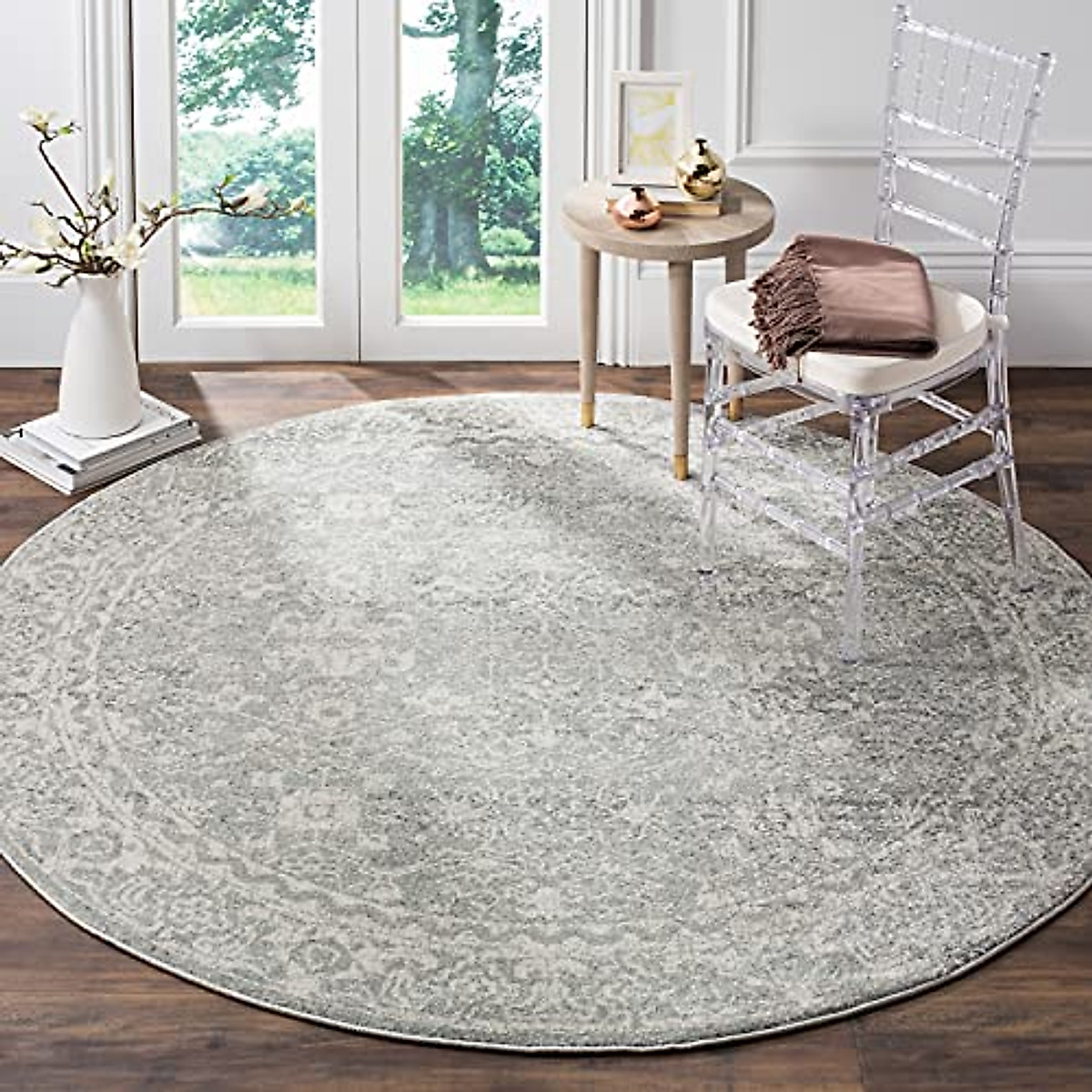 SAFAVIEH Evoke Collection 3' Round Silver / Ivory EVK270Z Shabby Chic Distressed Non-Shedding Dining Room Entryway Foyer Living Room Bedroom Area Rug