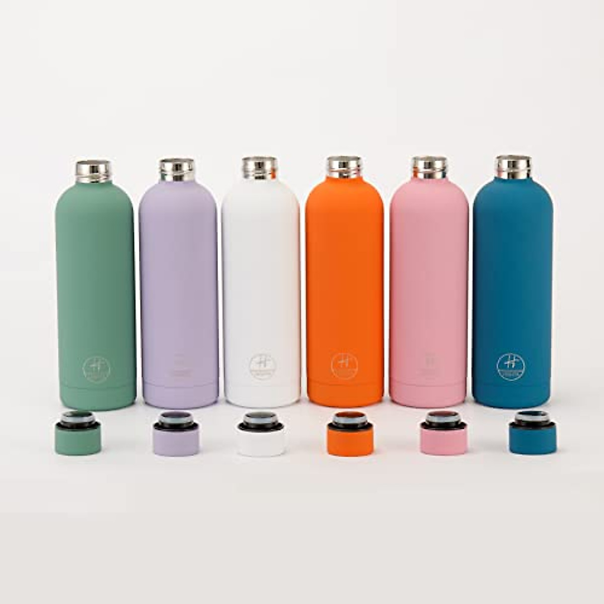 HISHTA 750mL Insulated Drinking Water Bottle - Double Wall Stainless Steel, BPA-Free, 12-24 Hour Thermal Insulation Performance, Sports Water Bottle with Secure Twist Cap - Orange