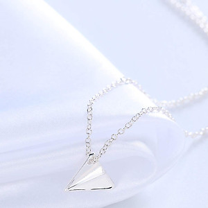 YOOESTORES82 2PCS Triangle Origami Plane Necklaces,Delicate Geometric Triangle Paper Airplane Pendant Necklace Set for Women Couples (Silver)