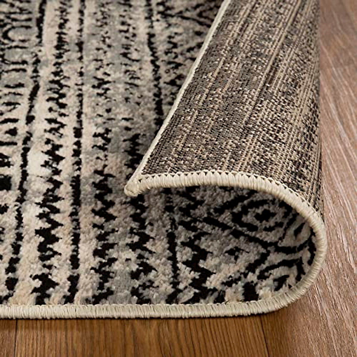 SUPERIOR Indoor Small Area Rug, Geometric Aztec Decor for Office, Home Entry, Dining, Dorm, Kitchen, Hardwood Floor, Living Room, Bedroom, Jute Backing, Navajo Collection, 5' x 8', Cream