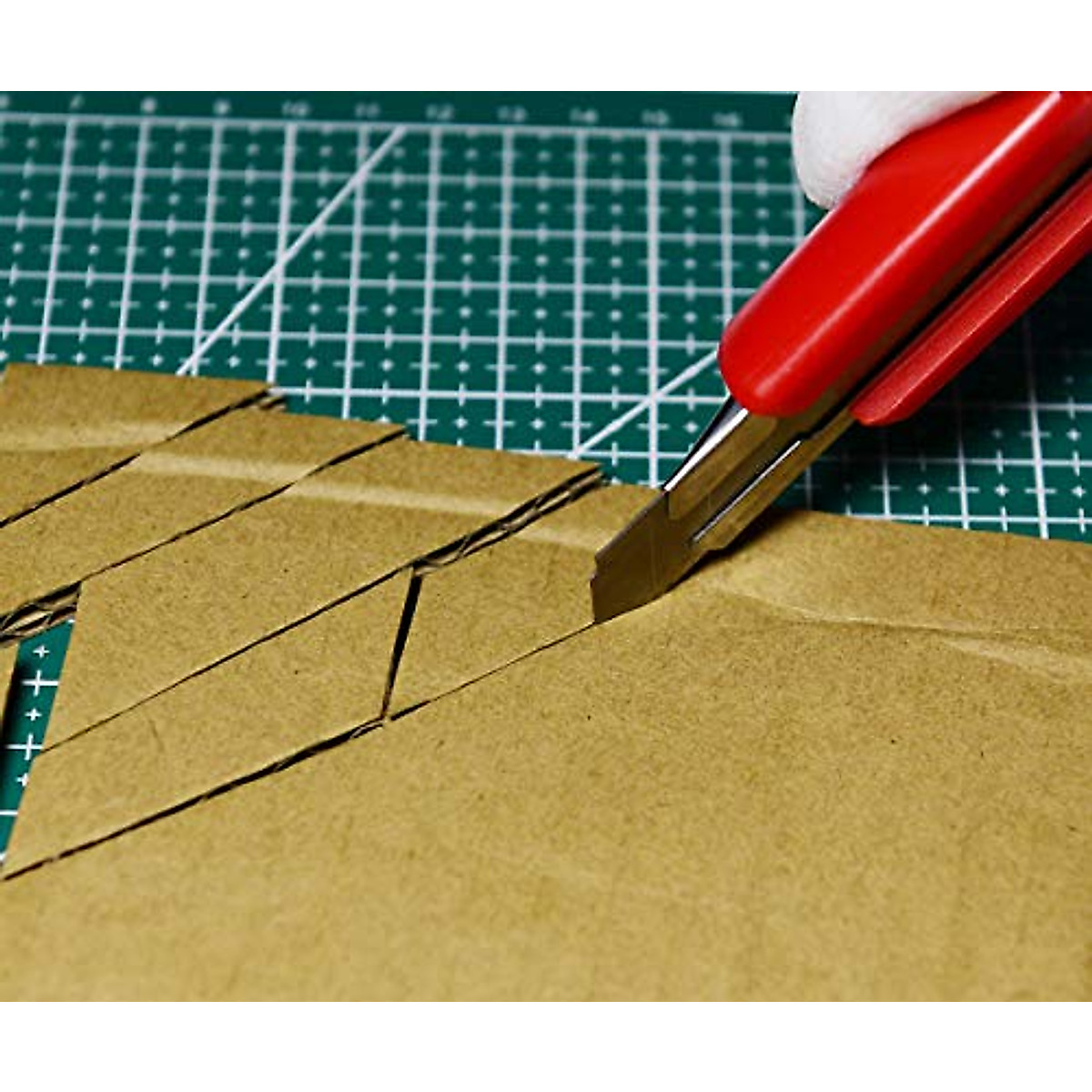 WEKOIL Utility Knives Retractable Box Cutter,18mm Wide Snap Off Blade Knife,11 Carbon Steel Blades,Hobby Art Paper Knives with Comfortable Handle,Heavy Duty for Office Home Warehouse,Red