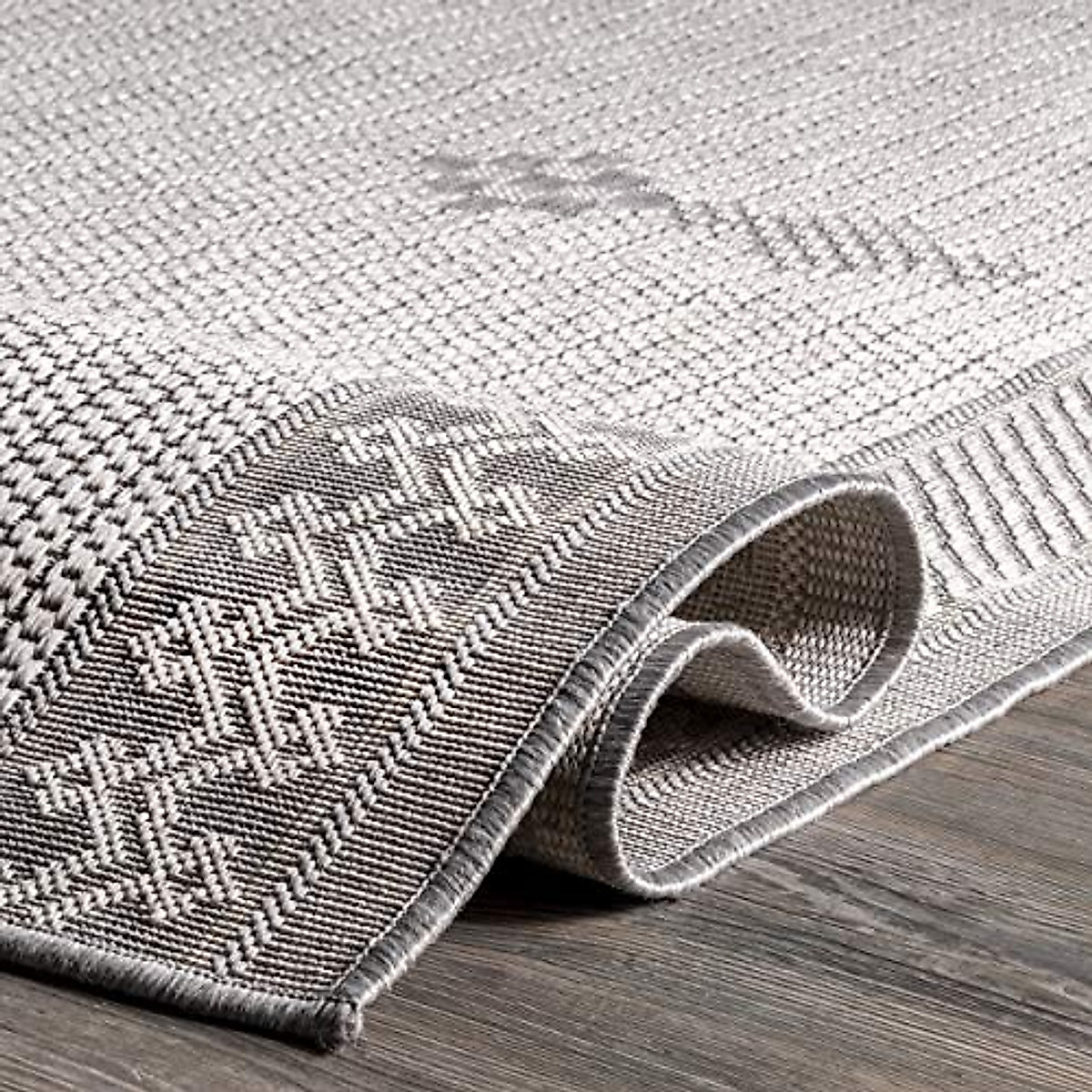 nuLOOM Lowen Tribal Indoor/Outdoor Area Rug, 4' x 6', Light Grey