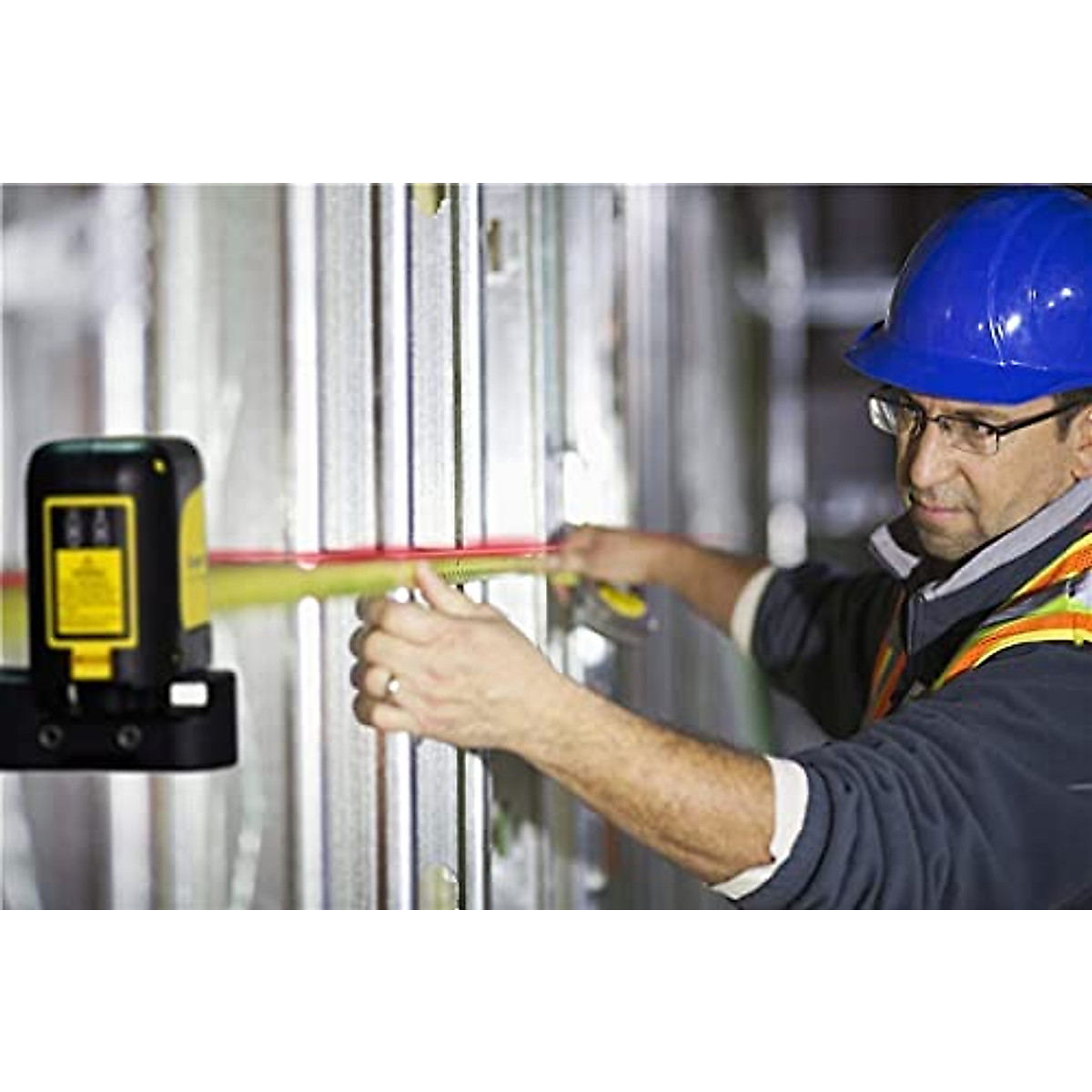 Firecore F112R Self-Leveling Horizontal/Vertical Cross-Line Laser Level with Magnetic Bracket