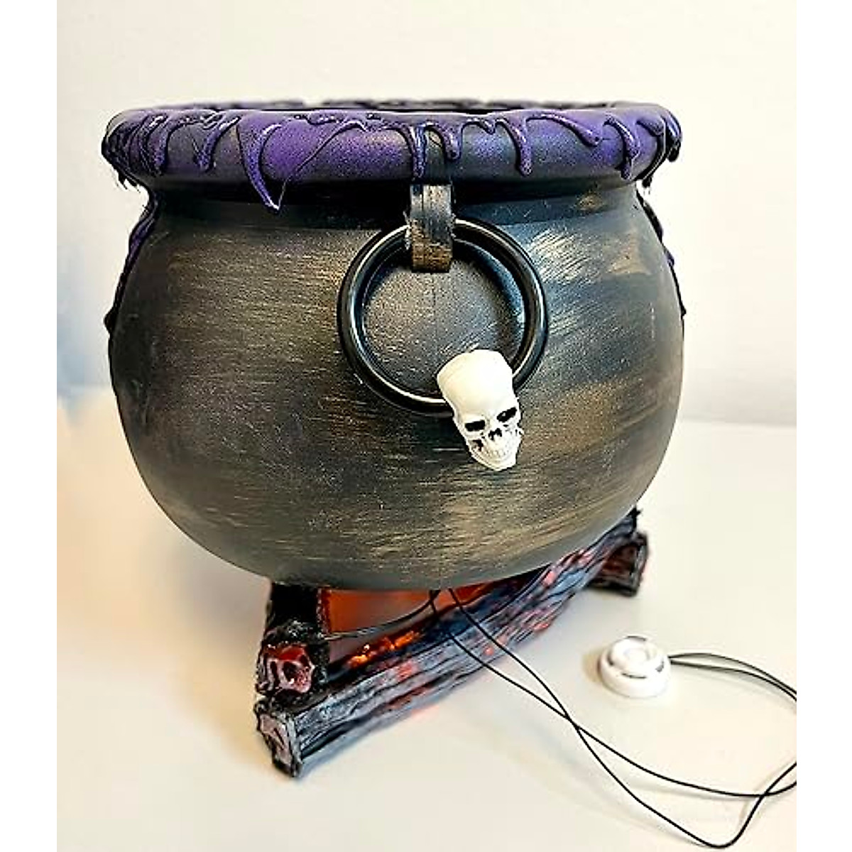 GiftExpress 8 Inches Black Magic Cauldron with Light-up Candy Pot for Halloween Decoration, Horror Scene Decoration Holiday Décor Theme Party