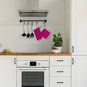 Oven Mitts with Pot Pads 2-Piece Set Fuchsia Burlap Texture Heat Resistant Non-Slip Gloves Holders Kitchen Set for Cooking Baking Grilling Microwave