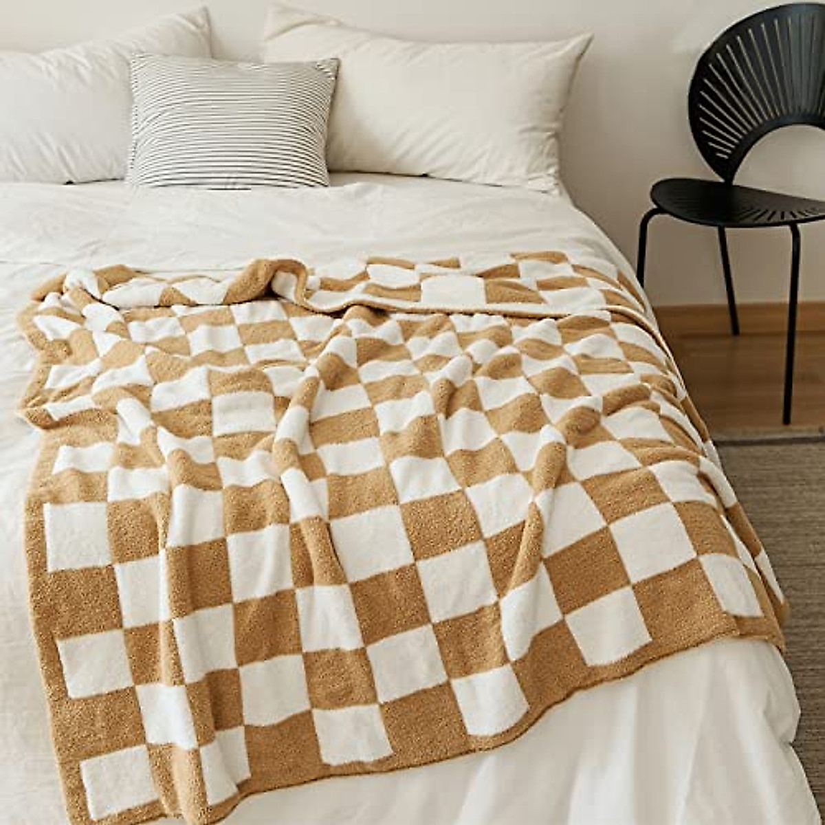 Checkerboard Throw Blanket Soft Cozy Khaki Blanket Reversible Fleece Checker Blanket for Couch Sofa Winter Warm Fuzzy Bed Knitted Blanket 60×80 Inches