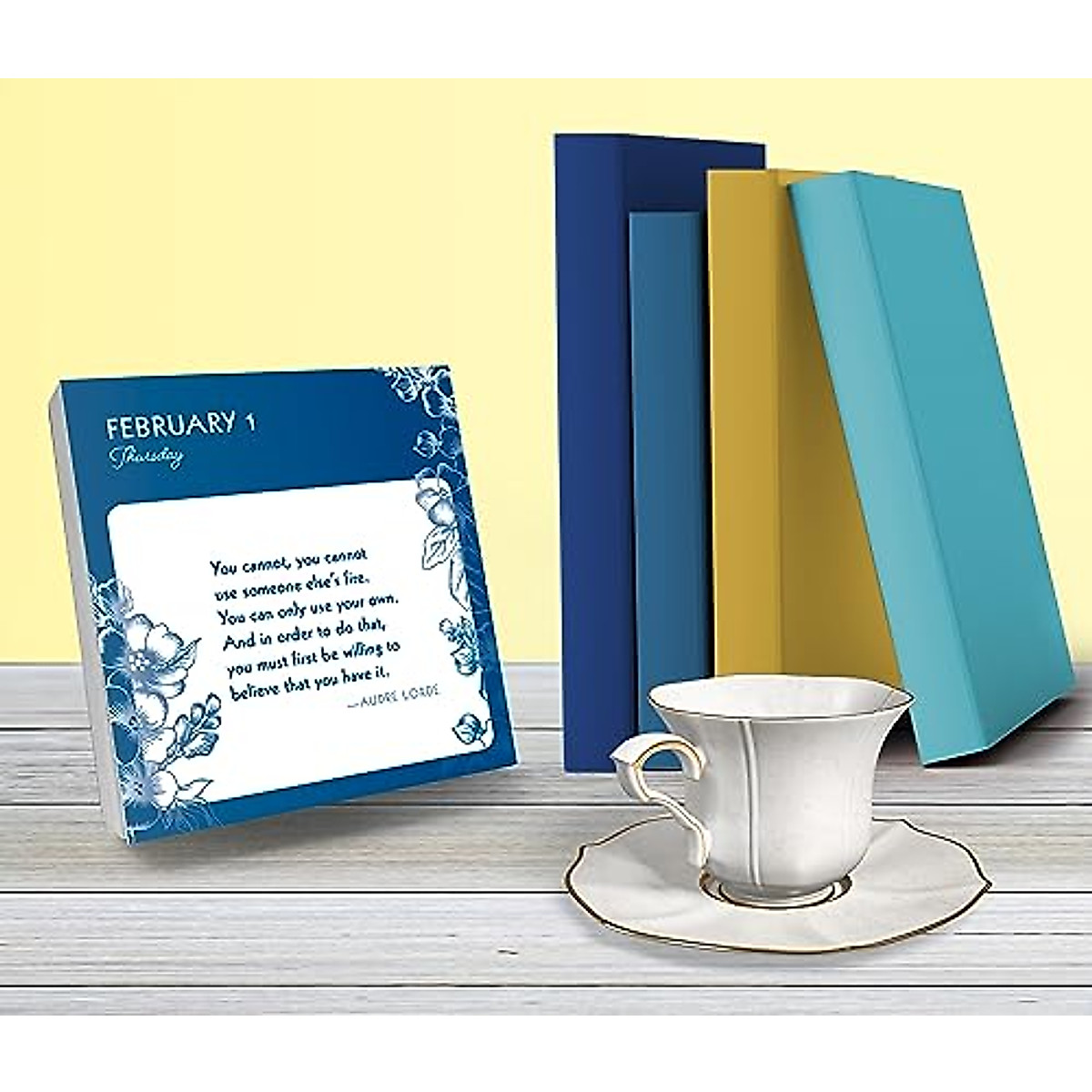 2024 Great Quotes From Great Women Boxed Calendar: 365 Days of Inspiration from Women Who Shaped the World (Daily Desk Gift for Her)