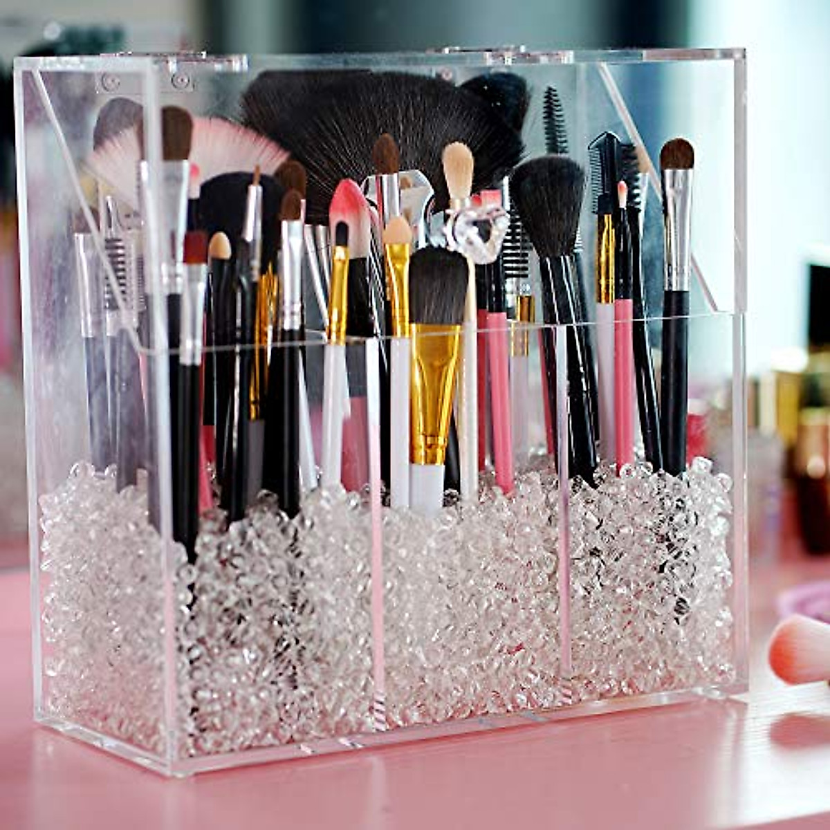 FOOCORDDY Covered Makeup Brush Holder with Dustproof Lid, Large Capacity Acrylic Clear Cosmetic Brush Storage Organizer for Vanity