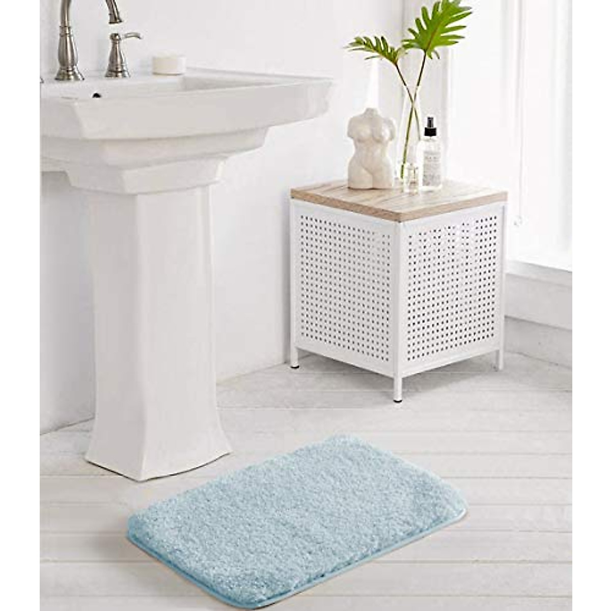 Suchtale Bathroom Rug Non Slip Bath Mat for Bathroom (16 x 24, Light Blue) Water Absorbent Soft Microfiber Shaggy Bathroom Mat Machine Washable Bath Rug for Bathroom Thick Plush Rugs for Shower